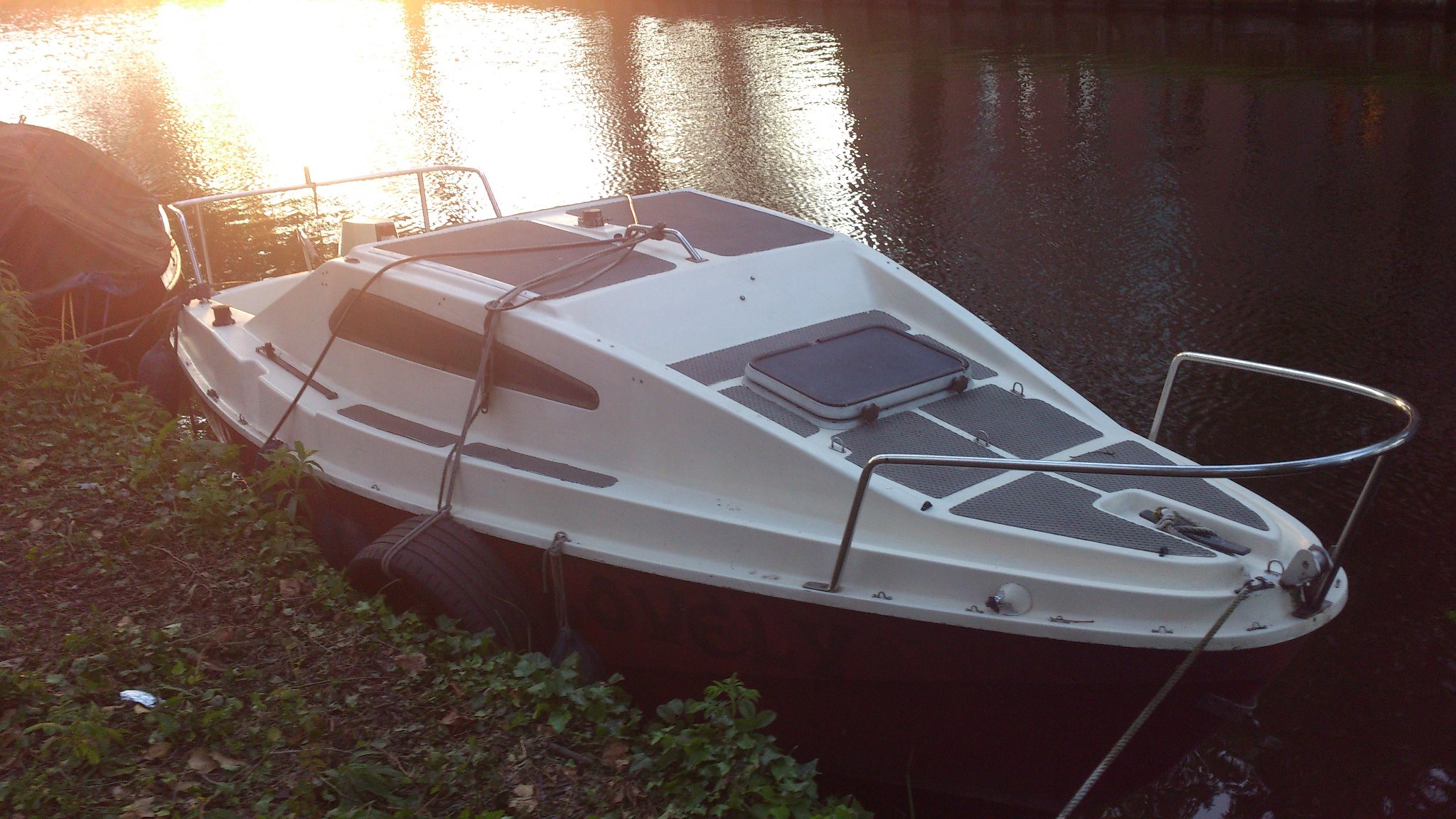 kajuit(zeil)bootje 4,80 koop of ruil open neus/punt | Een boot kopen