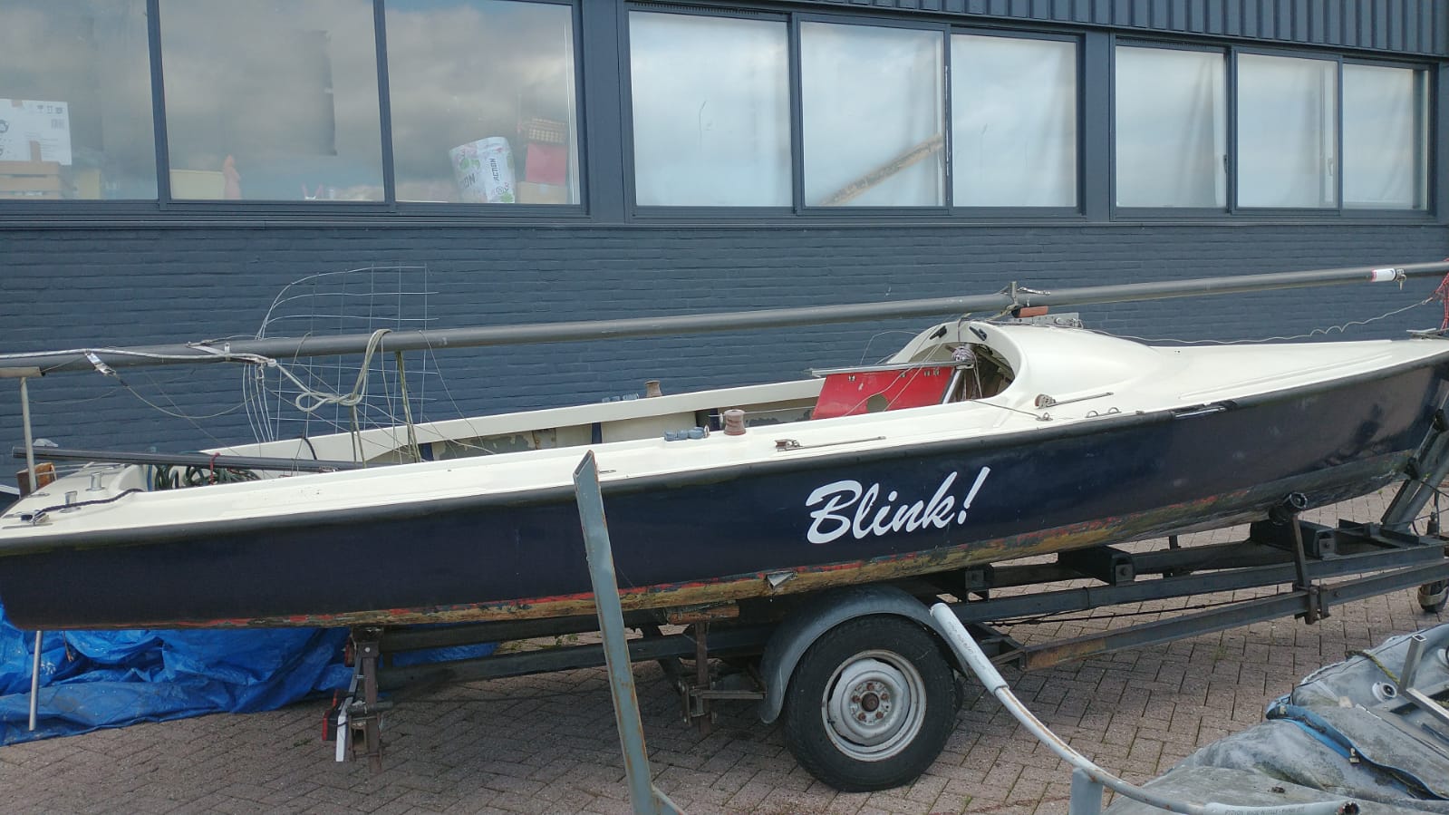 Zeilboot incl zeilen. 6.30m x 2.00m incl. boottrailer | Een boot kopen